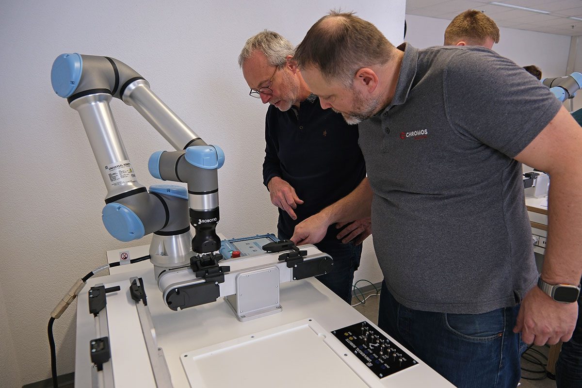 Core Training - Zertifizierte UR Academy Cobot Schulung | CHROMOS Group AG